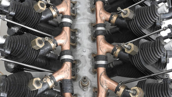 Direct Injection vs Port Fuel Injection (EFI): Pros & Cons