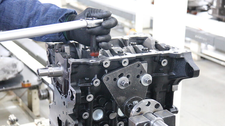Direct Injection vs Port Fuel Injection (EFI): Pros & Cons