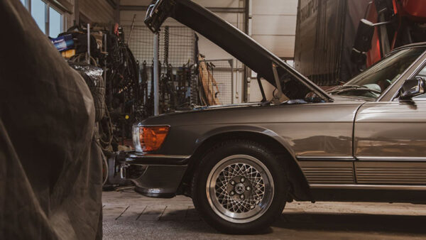 Engine Hesitation When Accelerating: Causes, Signs & Fixes