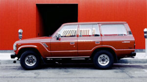 Toyota Land Cruiser Engine Models: Specs & Reliability